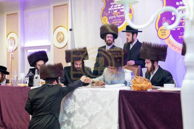 מעמד להוקיר נדיבים" פייערליך אפגעהאלטן לרגל השמחה בבית הגה"צ ראש ישיבת ...